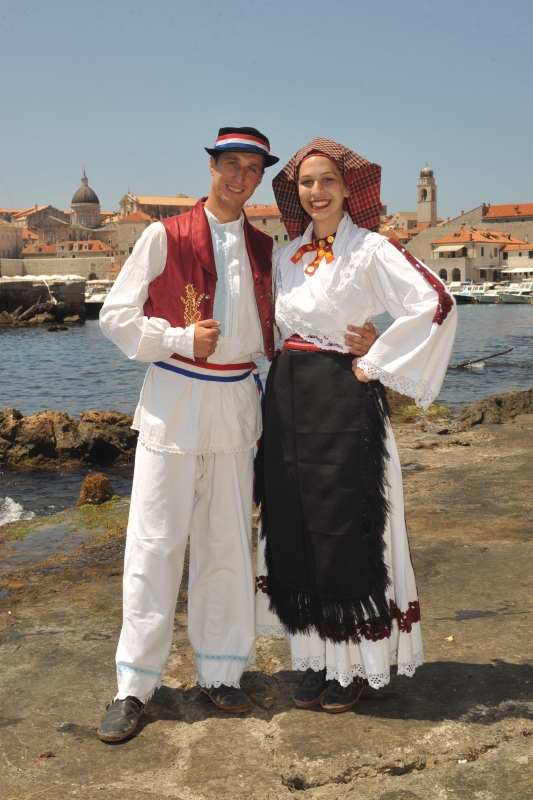 Fundus Folklornog ansambla Linđo • Muzej Linđo